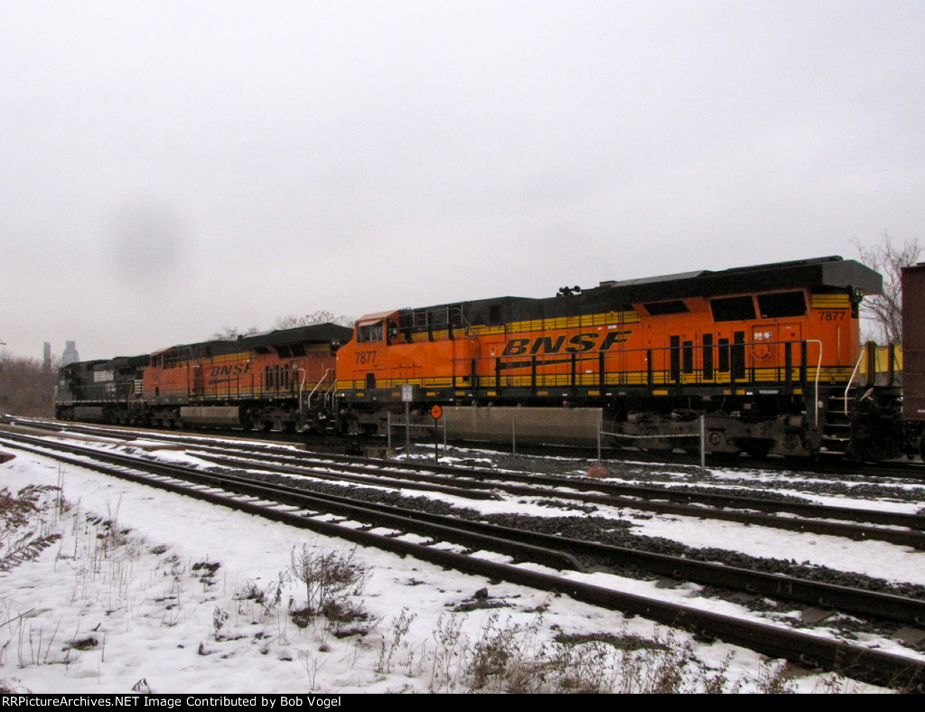 BNSF 7877